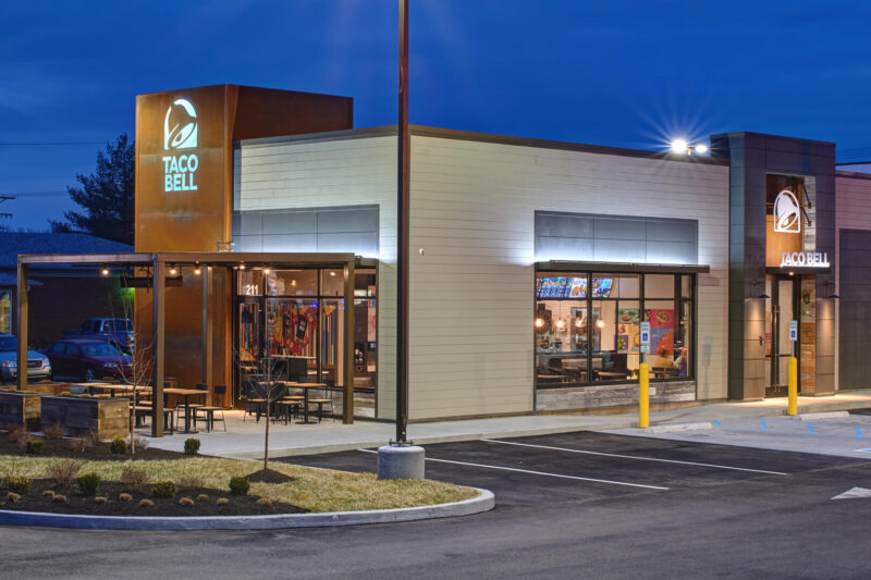 Unsung Heroes: The Remarkable Acts of Fast Food Employees - Blulabs